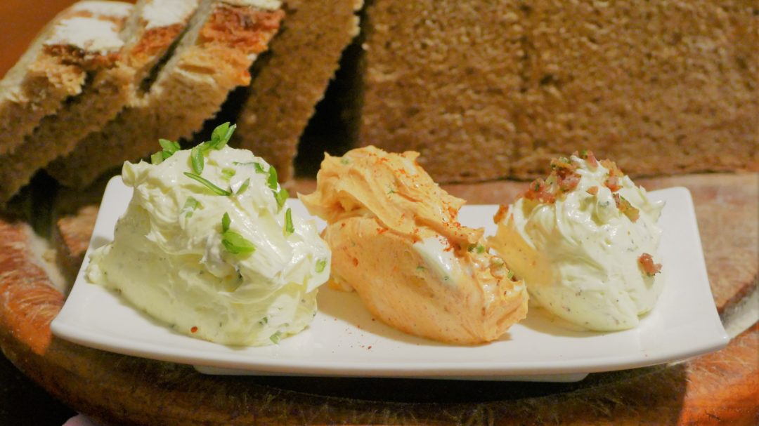 geschlagene Butter mit verschiedenen Varianten hier auf Silkeswelt