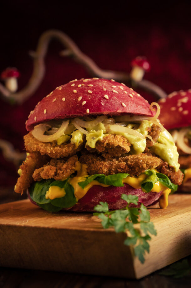 Black Bean Umami Burger mit purple Burger Buns